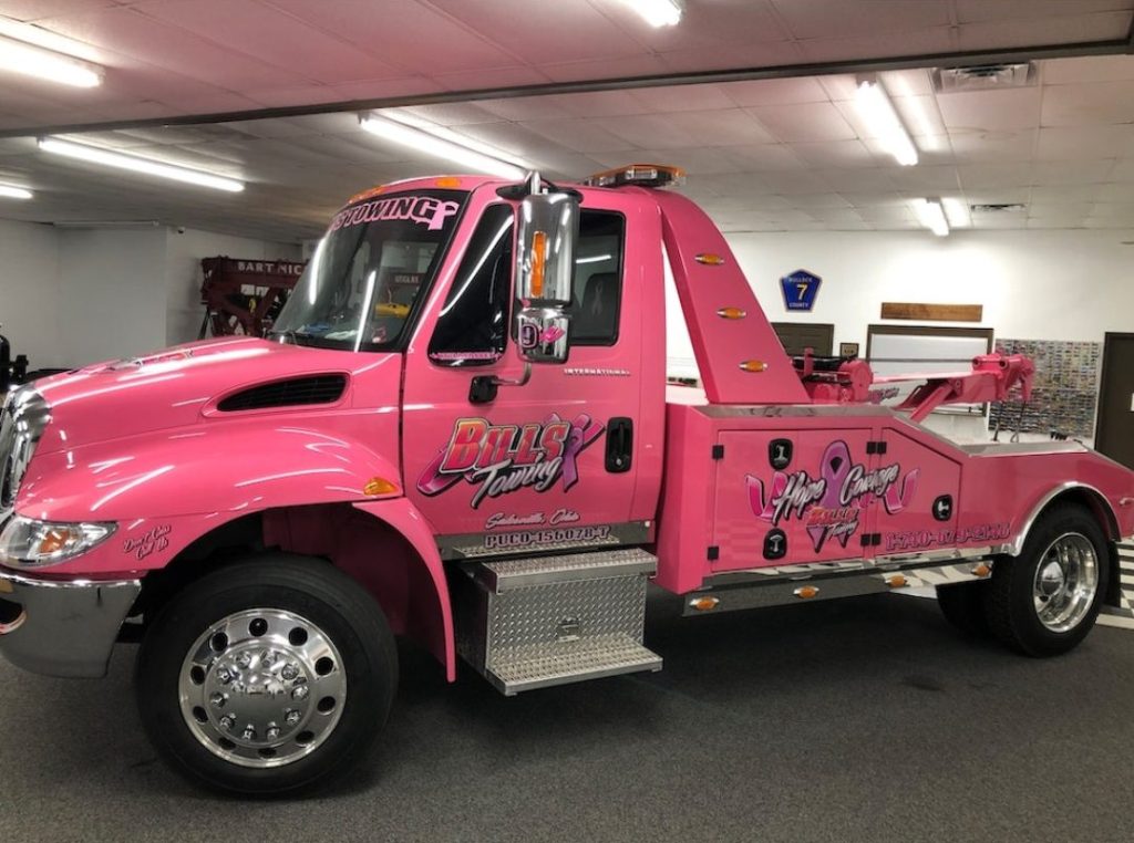 2002 International H 430 - Pink Wrecker | Towing Museum